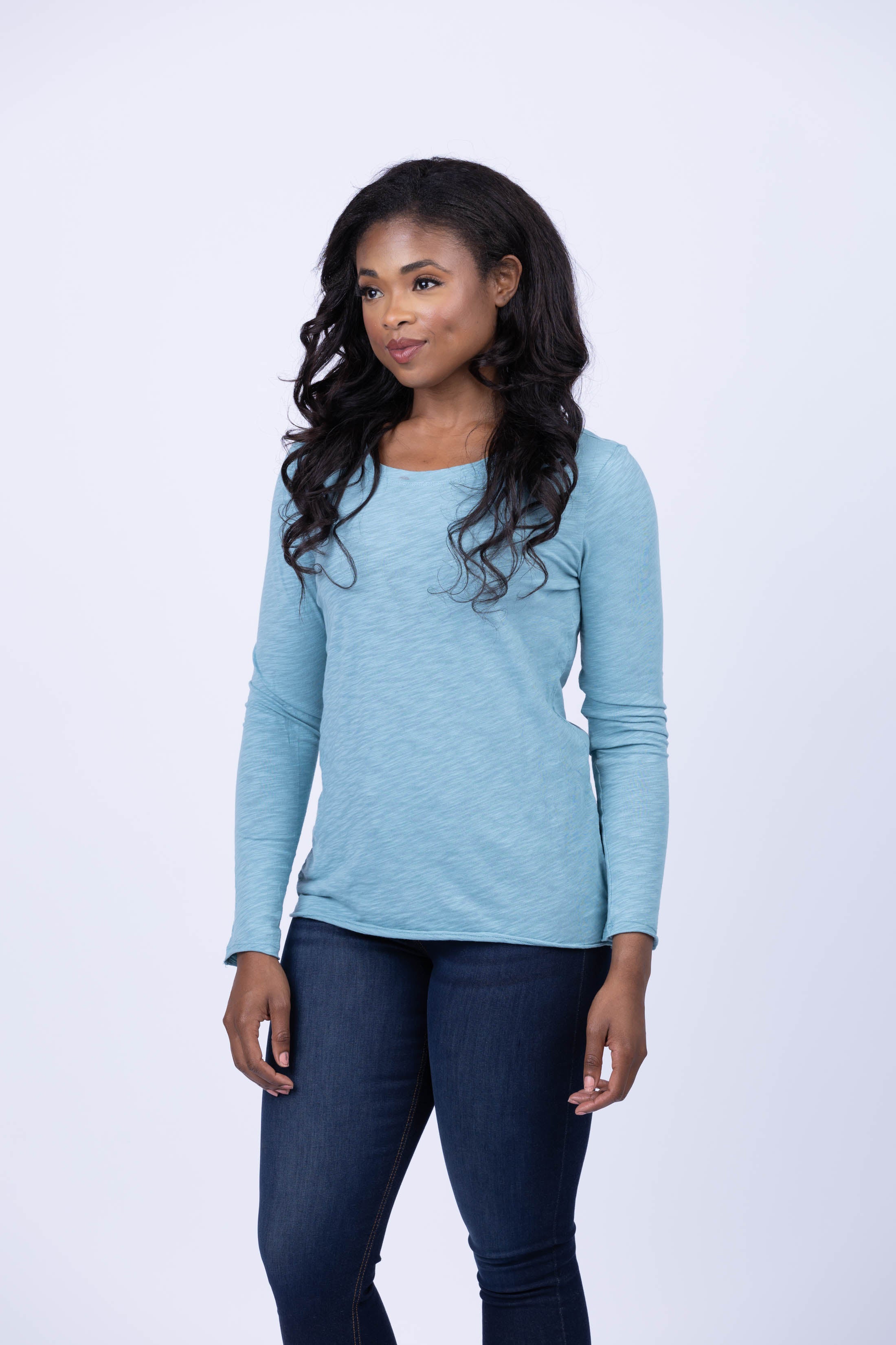 Dylan Long Sleeve Modern Crew in Peacock – CoatTails