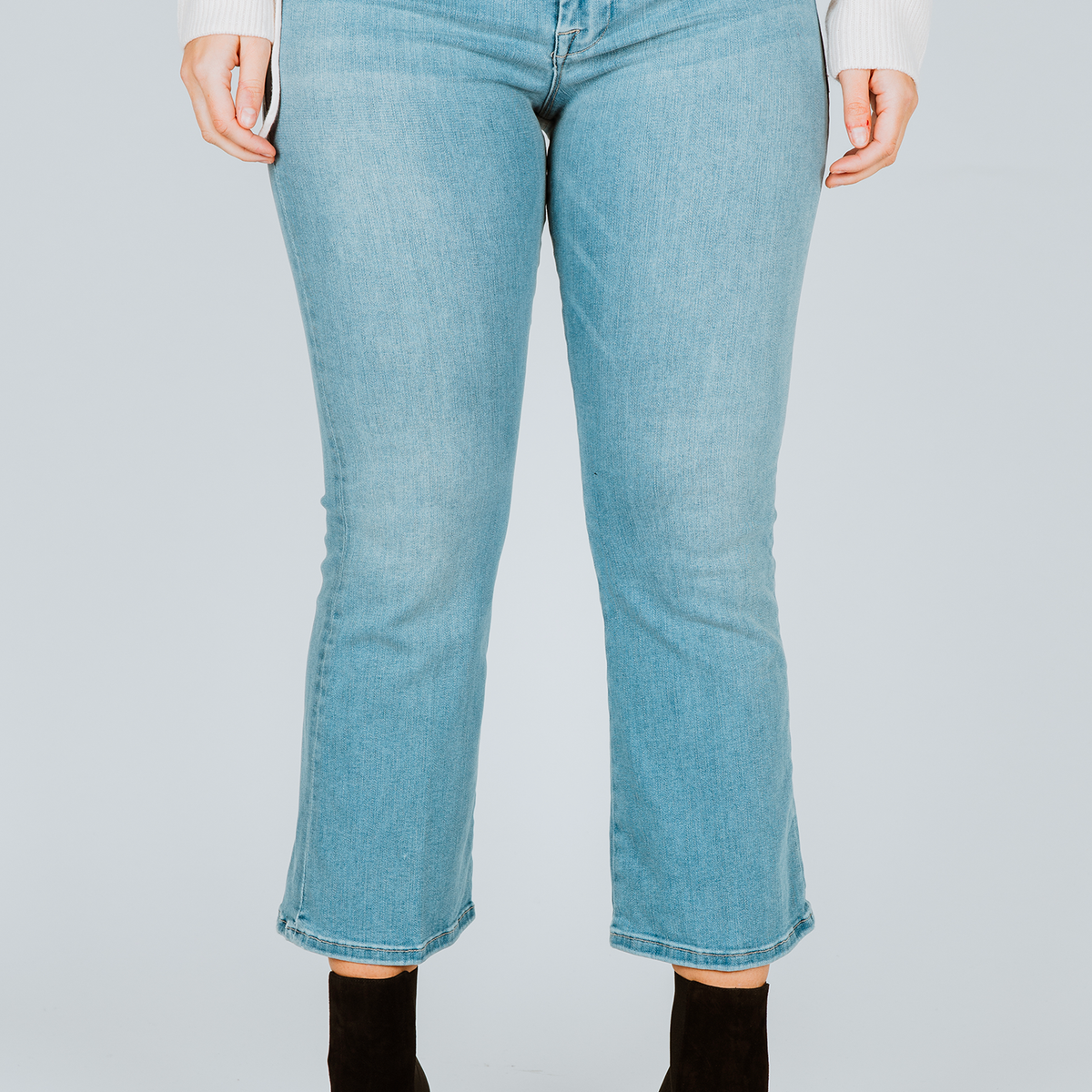 Frame Le One Crop Mini Boot in Caspio – CoatTails